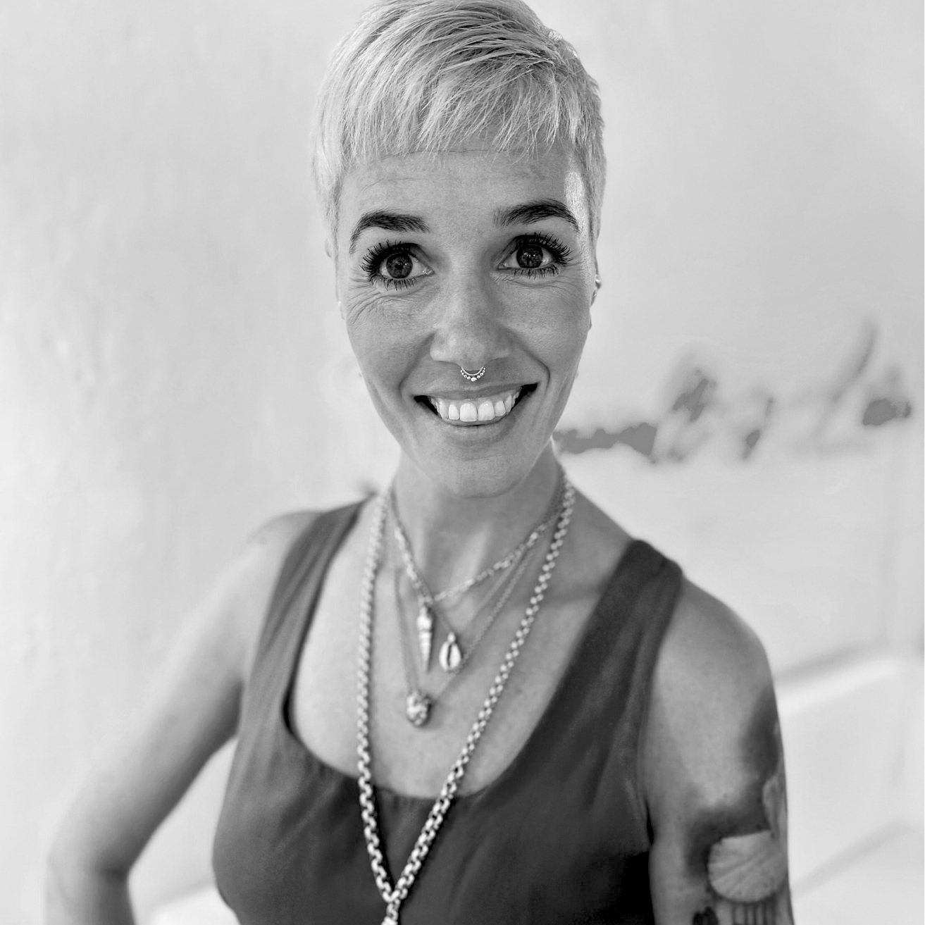 Goldschmuck | Eheringe mit Gravur | Silberschmuck | CAPULET – CAPULET ...