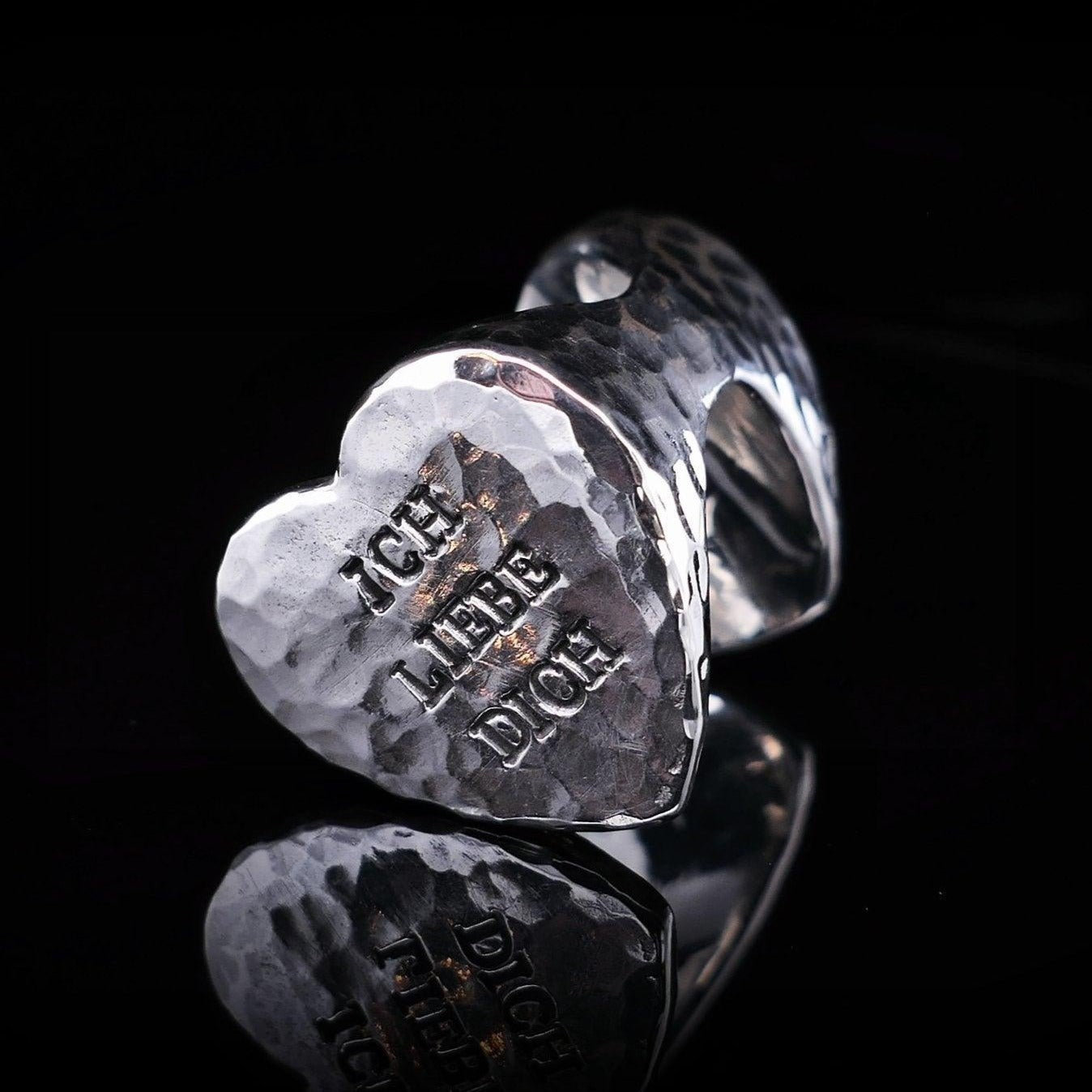 Ring mit Herz | Ring mit Gravur | Silber & Gold | CAPULET – CAPULET Jewelry